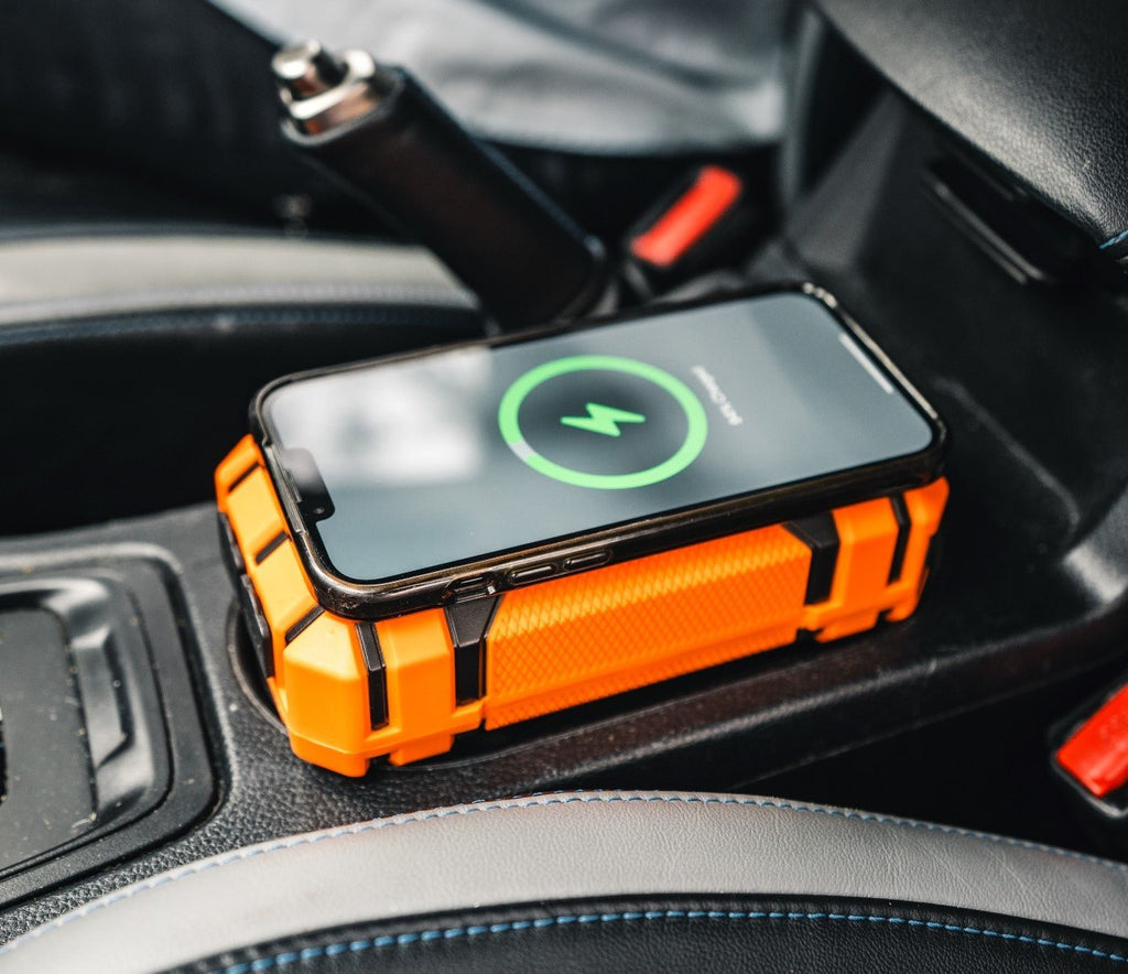 4000A 28AH HP LITHIUM MULTI FUNCTION JUMPSTARTER IN HARD CASE